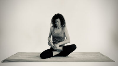 Posture du lotus : éviter les blessures, avancer en sécurité