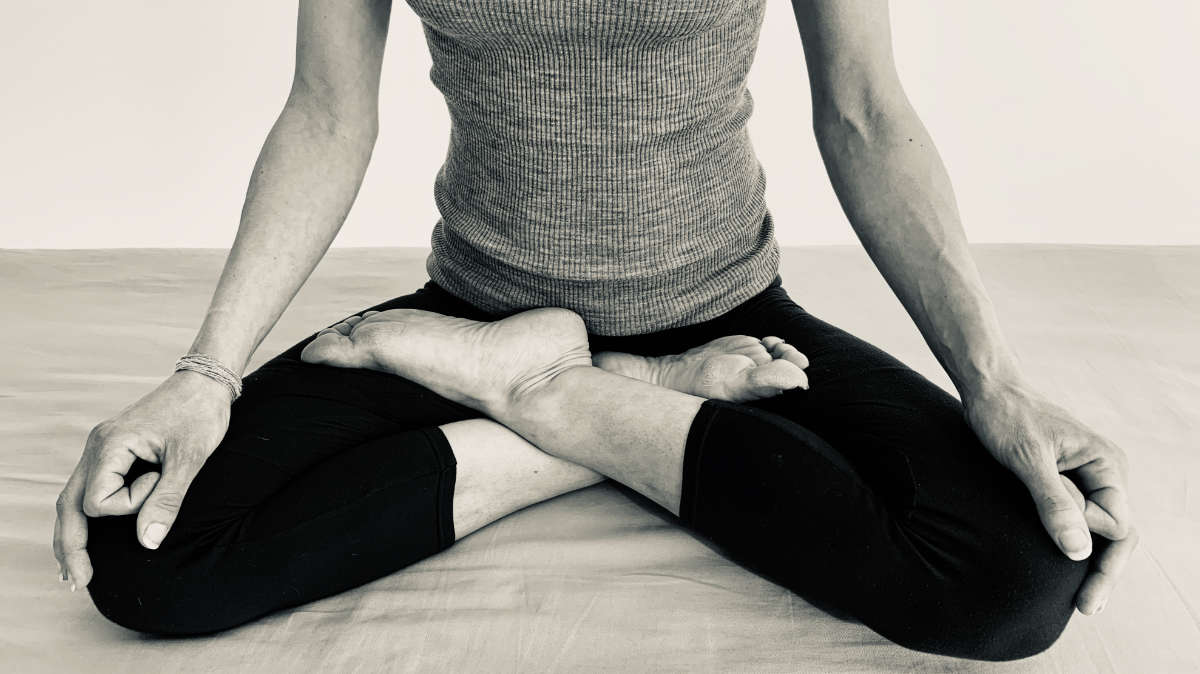 Posture du lotus : éviter les blessures, avancer en sécurité